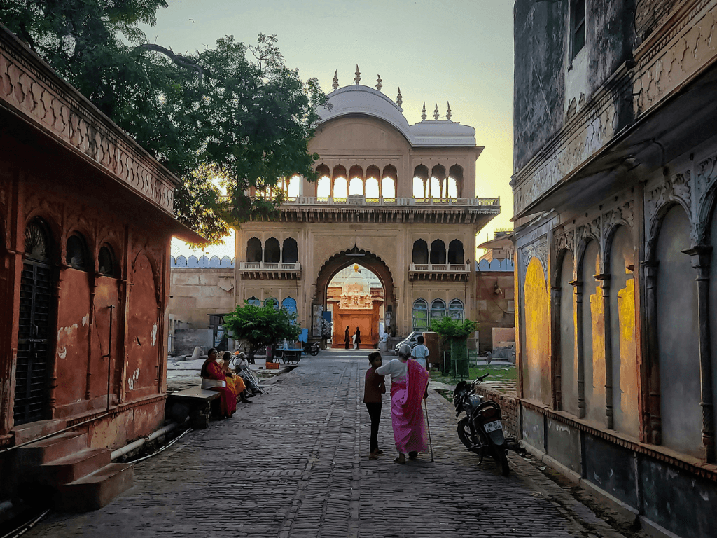 Mathura Barsana Vrindavan Travel Guide: Journey Through Krishna's Divine Land - TripCosmos.co