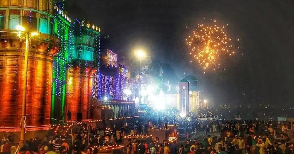 Exploring Best the Traditions of Dev Deepawali 2025 - TripCosmos.co